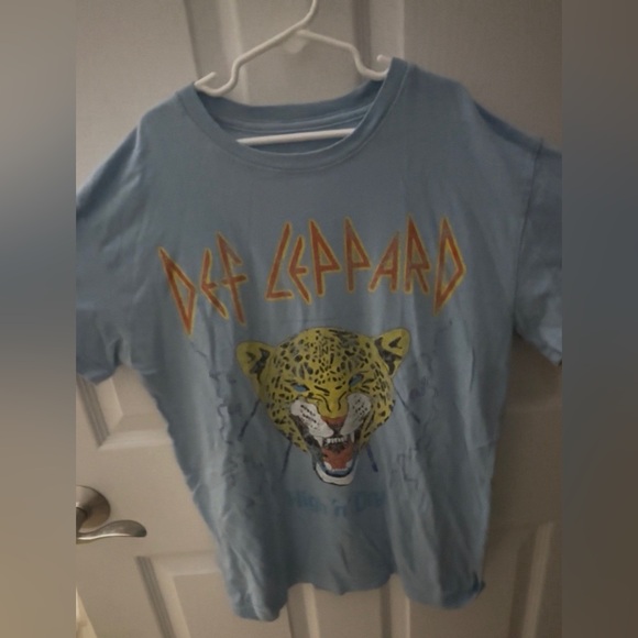 Tops | Def Leppard Graphic Tshirt | Poshmark